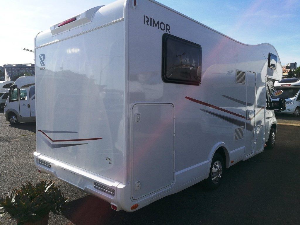 Rimor Seal 695 Camper Mansardato Nuovo 12272277 su IlMioCamper.com