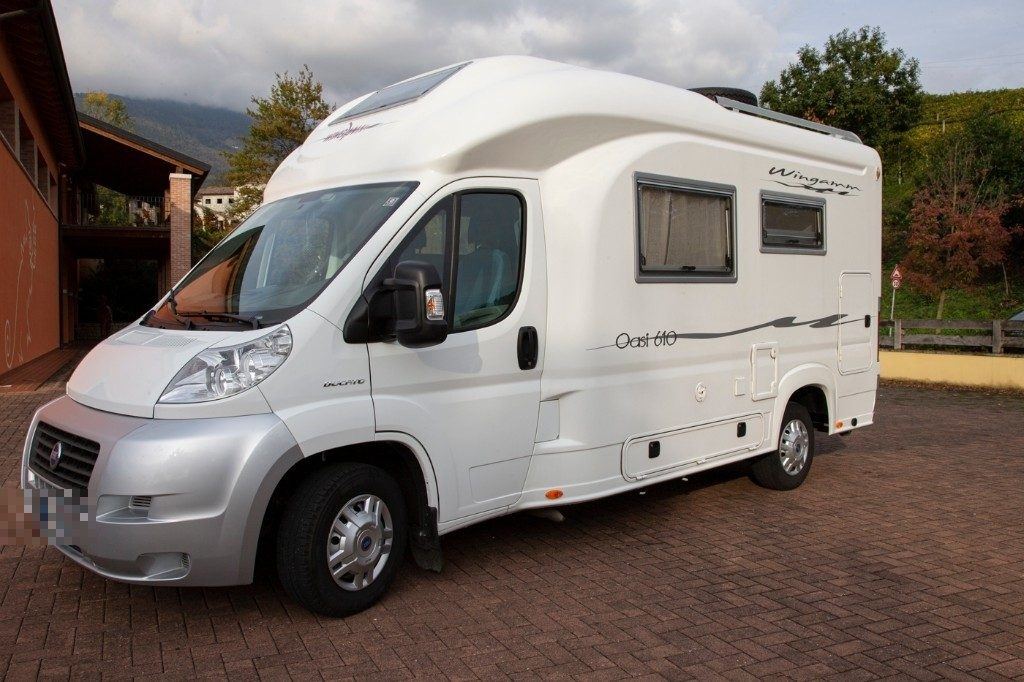 Wingamm Oasi 610 Gl Camper Parzialmente Integrato Usato 12472008 su ...