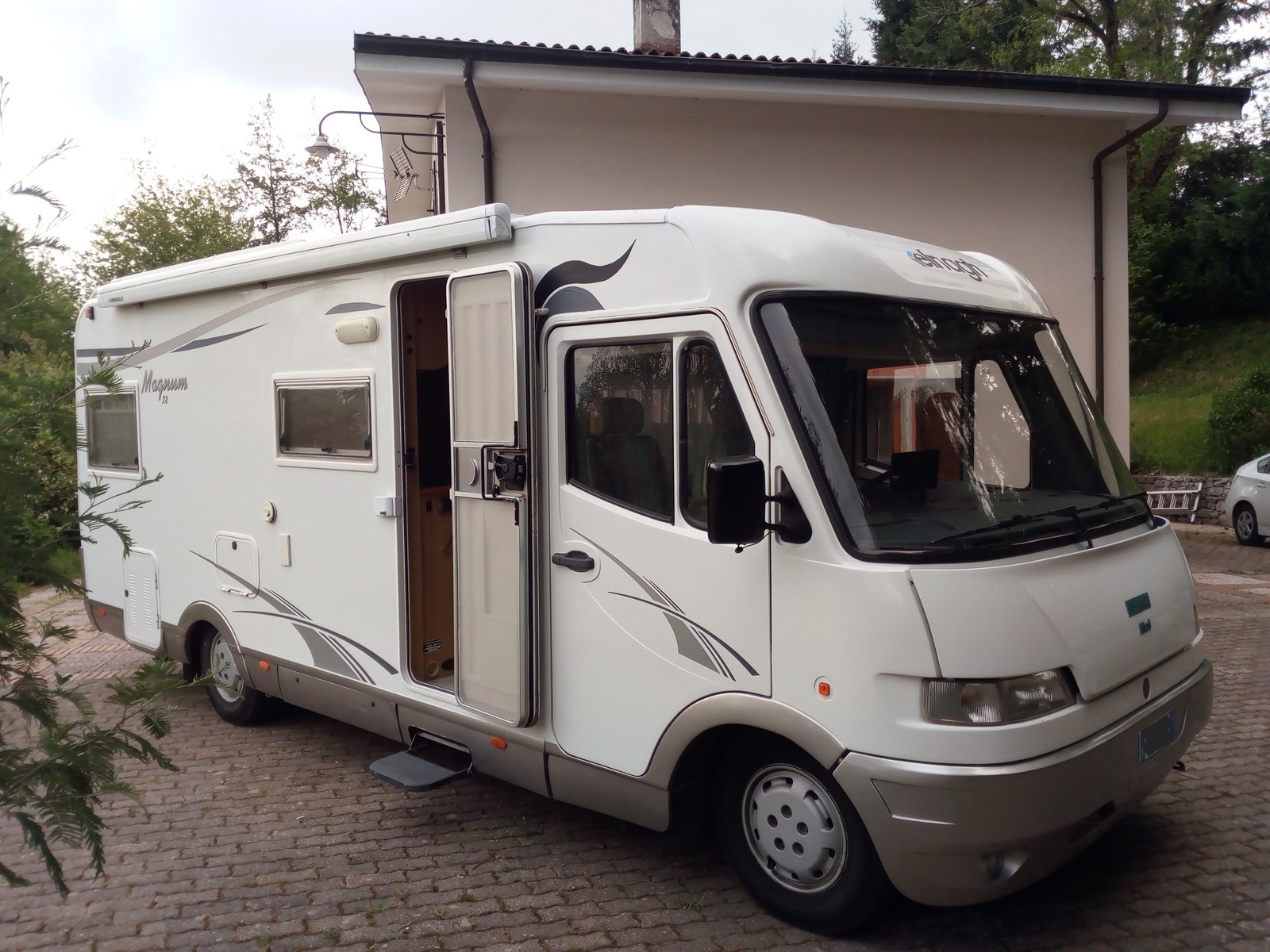Motorhome Elnagh Magnum X8 PRI664 su IlMioCamper.com